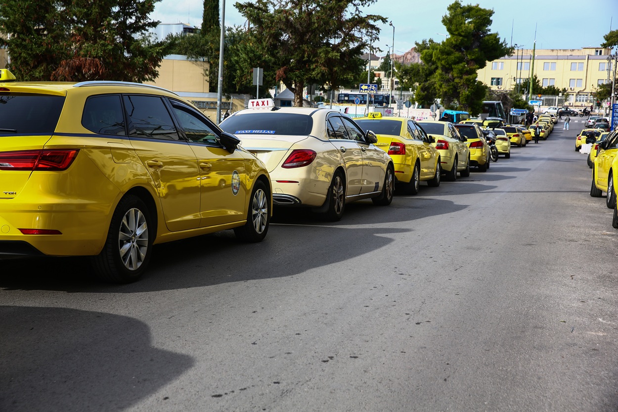 Απεργία ταξί: Ξεκινάει αύριο, Τρίτη 13 Ιανουαρίου, ποια τα αιτήματα